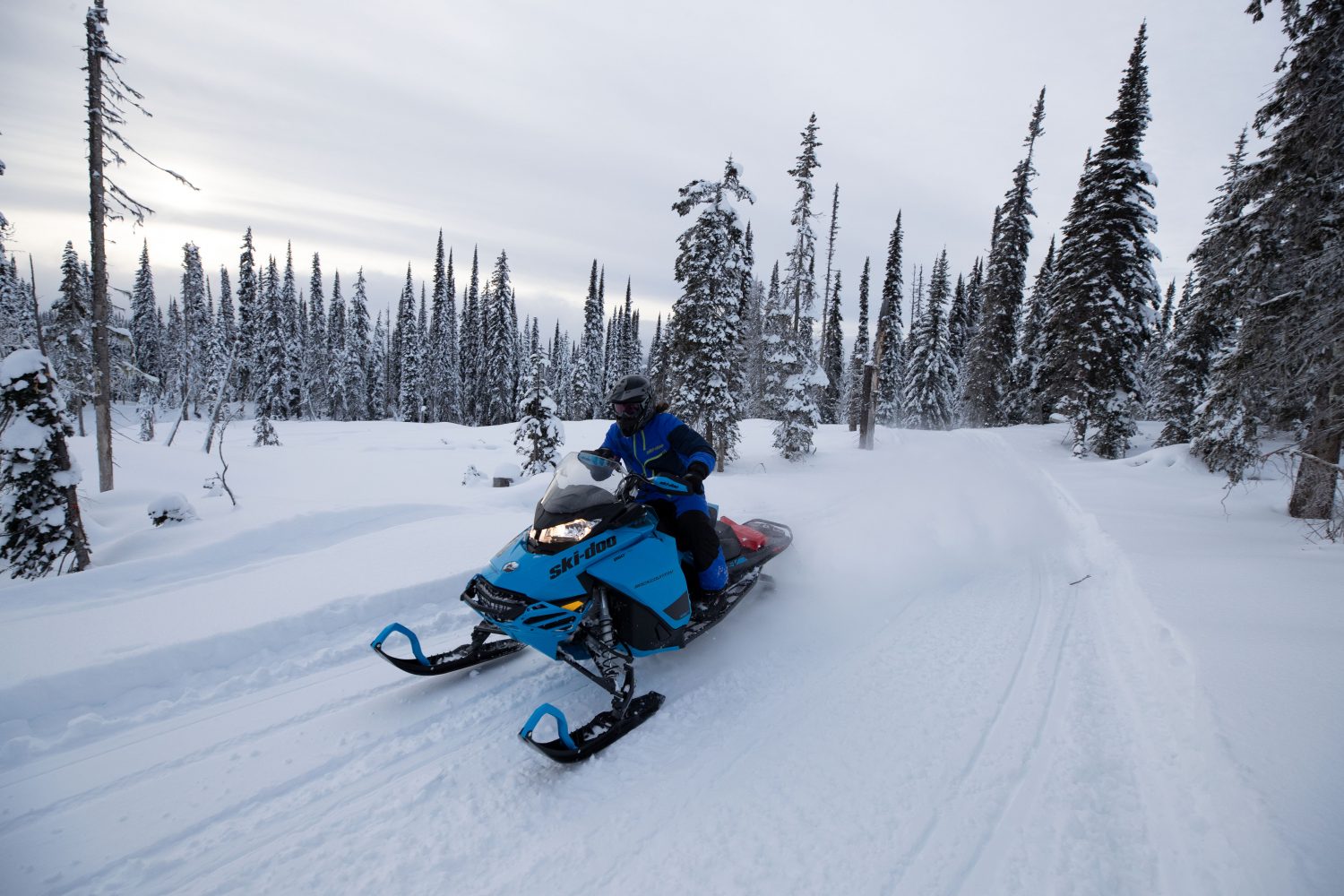 Snowmobile tour 6 days Quebec-Monts Valin-Charlevoix